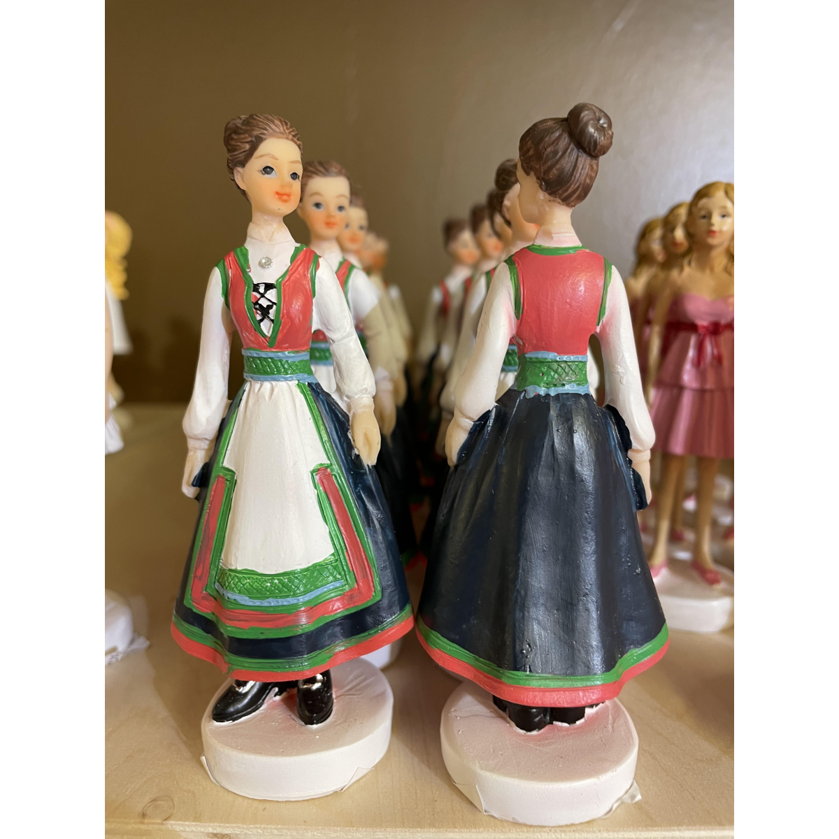 Konfirmant, jente i bunad - Kokkejævel AS