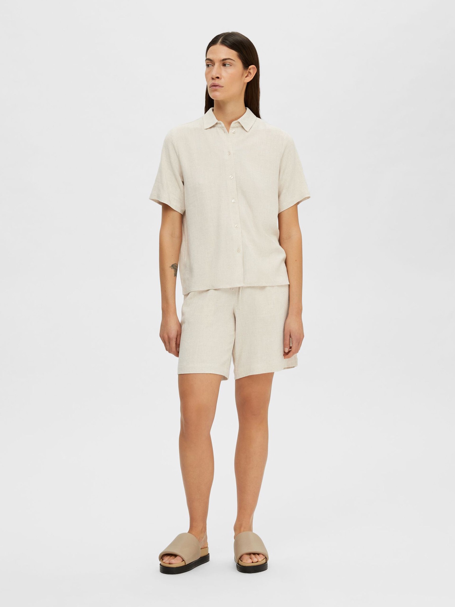 SELECTED FEMME Viva Shorts Sandshell - HILLAMOI AS