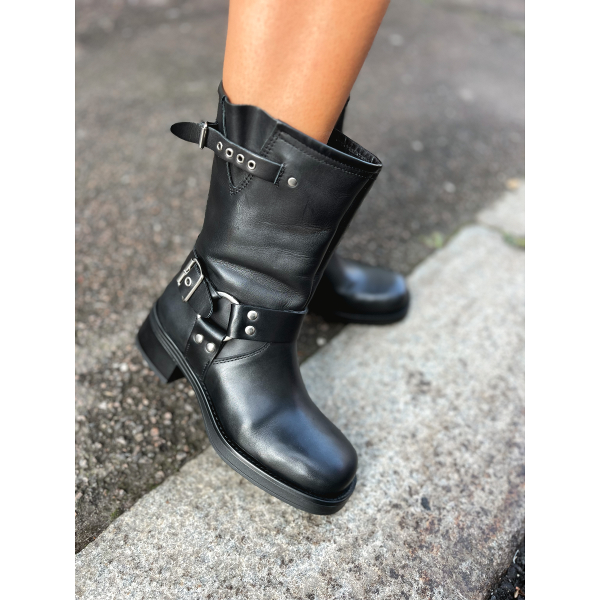 Tamera - Black Pavement - Seven Tønsberg